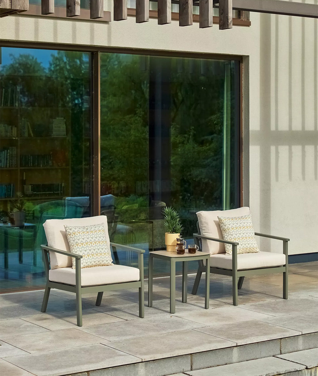 Blake Outdoor Set - Garden Side Table & Lounge Chair India – Lakkadhaara